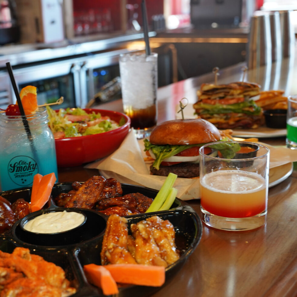 Puckers Sports Bar in Gatlinburg - Food, Drinks & Sports