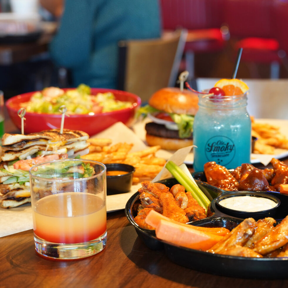 Puckers Sports Bar in Gatlinburg - Food, Drinks & Sports