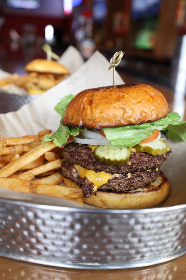 Puckers Sports Bar in Gatlinburg - Food, Drinks & Sports